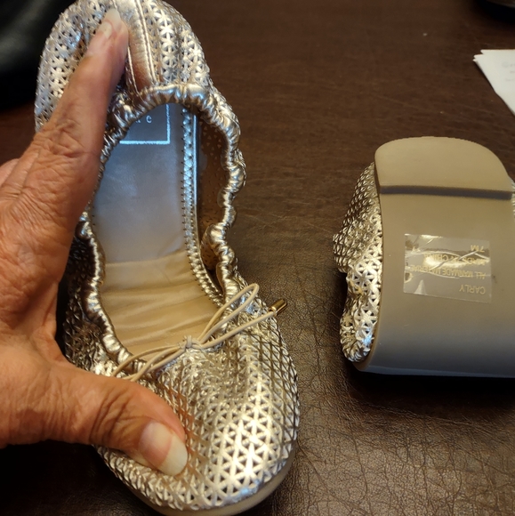 Karri Blue | Shoes | Sh1karri Blue Carly Gold Ballet Flats Slippers Sz ...